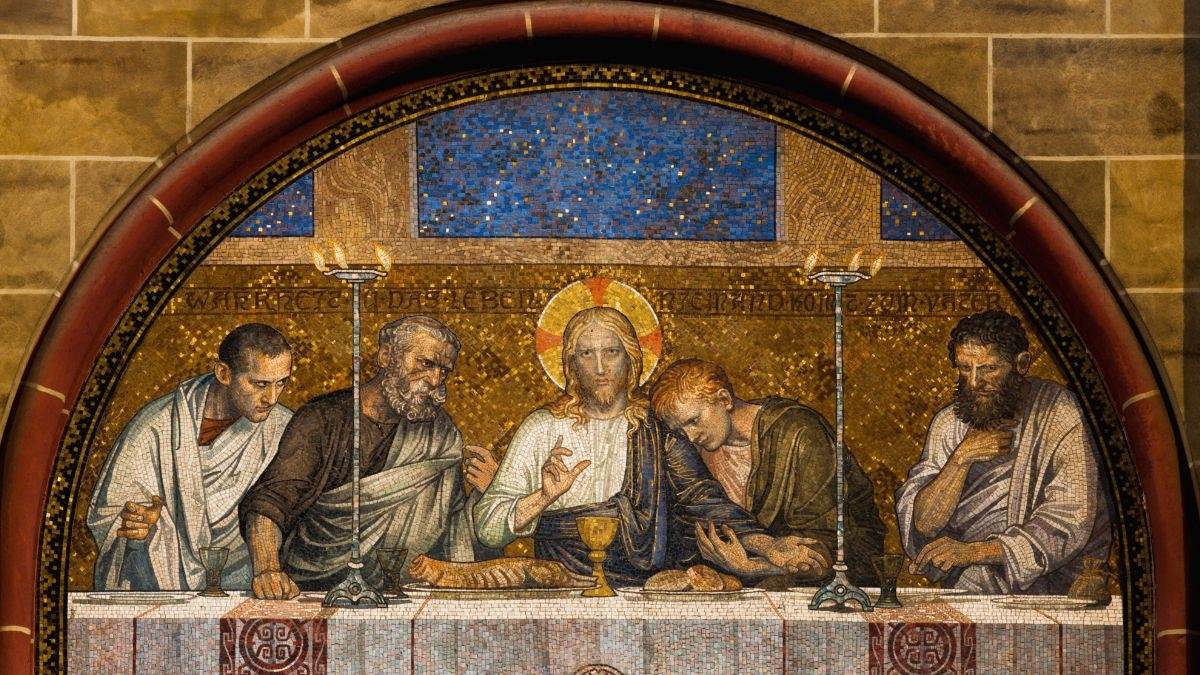 Good Friday: यीशु के अंतिम भोज की याद में धोए 12 शिष्यों के पैर - Good ...