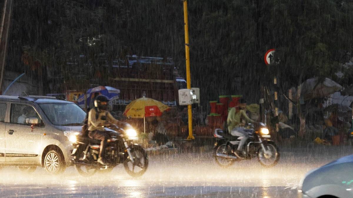 Indore Weather Update: इंदौर में आज भी तेज हवा के साथ बारिश की संभावना ...