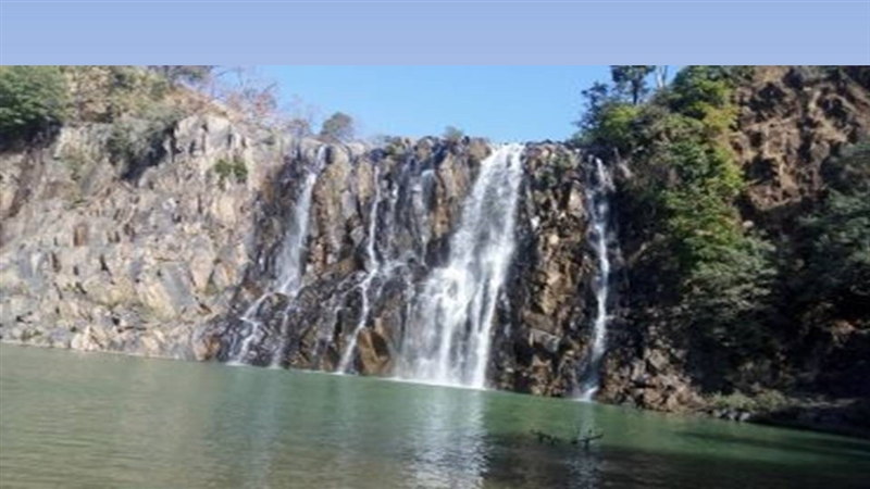 Ramdaha Waterfall: ऊंचाई से गिरता पानी करता है रोमांचित यहीं चली गई 6 ...
