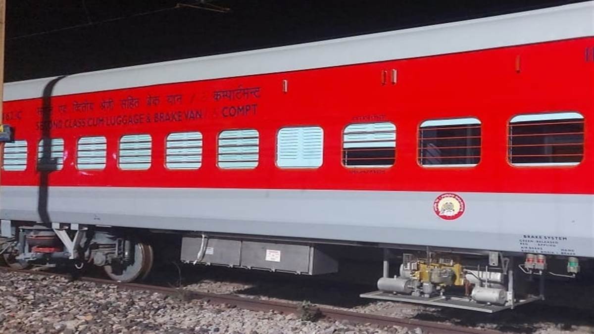 Bilaspur Railway News: जल्द एलएचबी कोच के साथ चलेगी शिवनाथ व इंटरसिटी ...