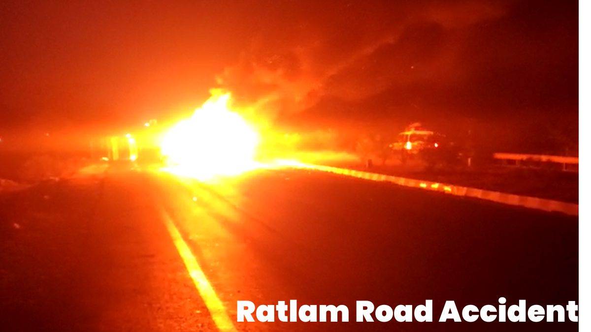 Ratlam Road Accident: रतलाम के महू-नीमच हाइवे पर वाहनों की टक्कर, कार में लगी आग - Ratlam Road ...