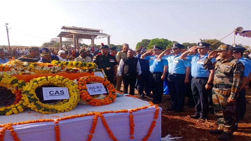 Final Farewell of Wing Commander: बलिदानी विंग कमांडर हनुमंत राव सारथी ...