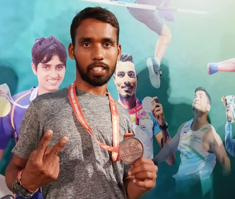 नेशनल चैंपियन प्रतियोगिता में कांस्य पदक विजेता सचिन जीवन यापन के लिए ...