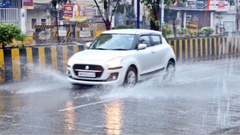 Rain in Indore: 128 साल बाद इंदौरवासियों ने देखी अप्रैल में मूसलाधार ...