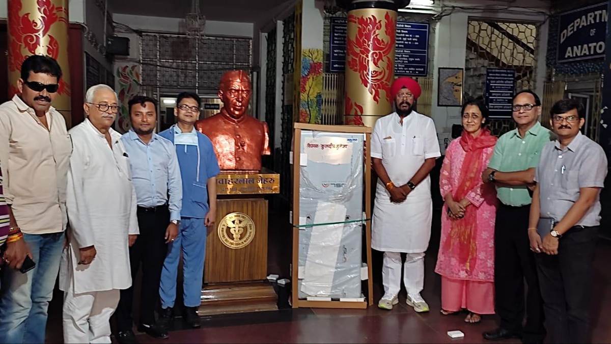 विधायक कुलदीप जुनेजा ने आंबेडकर अस्पताल को भेट किए 4 वाटरकूलर - MLA ...