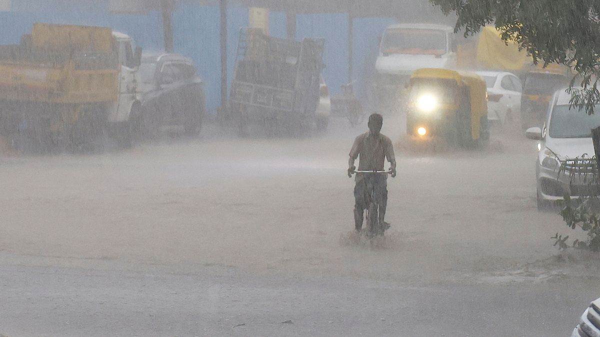 Rain in Indore: इंदौर में आज भी बरस सकते हैं बादल, शनिवार को आधे घंटे ...