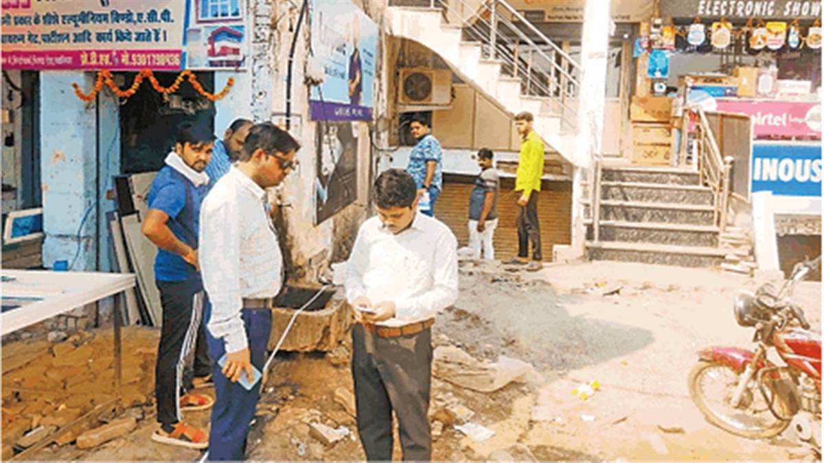 ग्वालियर में गोले मंदिर रोड पर सर्विस रोड के लिए की नपाई, करनी होगी तुड़ाई