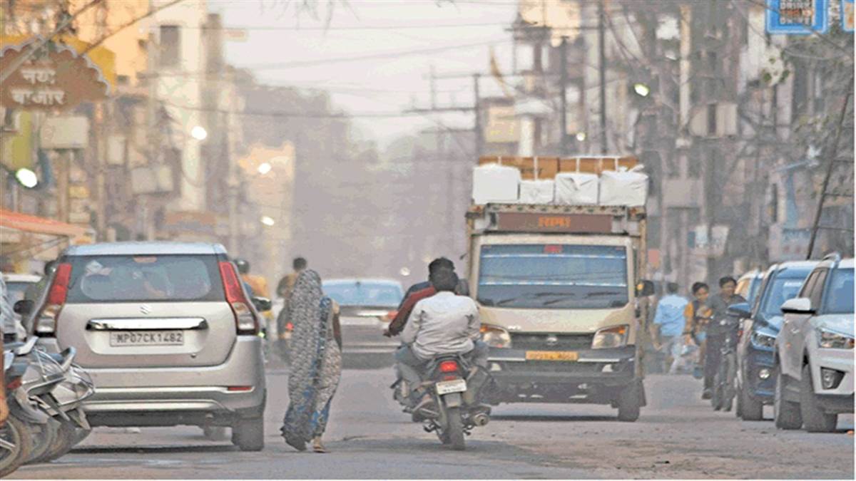 Gathering dust in Gwalior: राजपायगा रोड पर दिनभर धूल फांक रहे दुकानदार ...