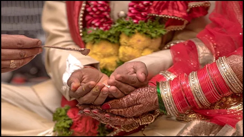 Puja Path Ke Niyam: शुभ कार्य में पति-पत्नी को इसलिए साथ बैठकर करते हैं पूजा जानें क्या है ...