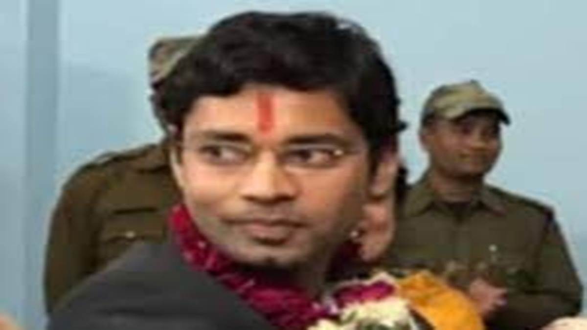 Jabalpur News : विवादों में रहने वाले आशीष वशिष्ठ फिर चर्चाओं में - Ashish Vashisht who used to ...