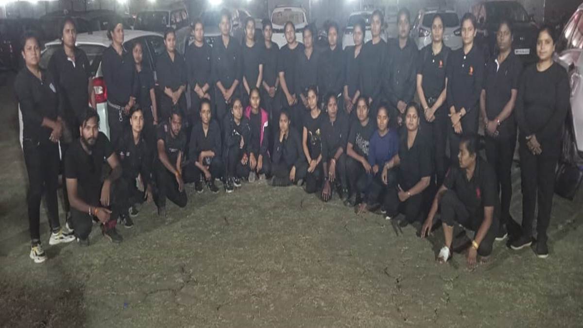 Lady Bouncer In Jabalpur : इन पर है झगड़े निपटाने से लेकर देर रात ...