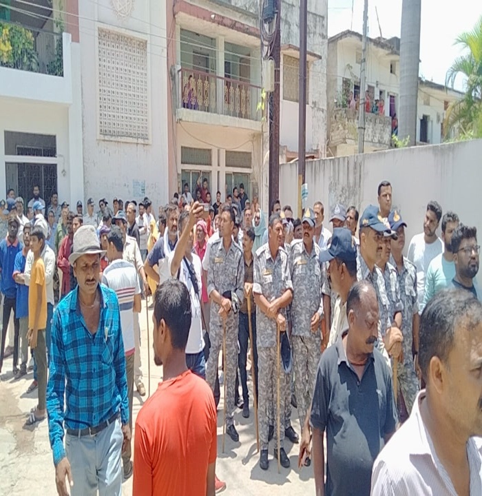 Rewa News : गोली मारकर हत्या करने वाले आरोपित के मकान पर चला बुलडोजर