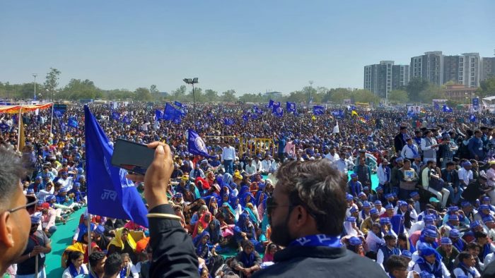 Bhim Army Rally: भेल दशहरा मैदान में भीम आर्मी के चंद्रशेखर ने भरी ...