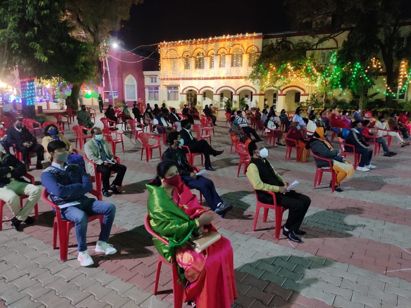 Christmas 2020 In Indore: Video सूूरज ढलते ही मना लिया प्रभु यीशु का ...