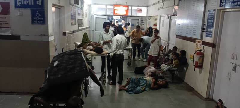 मैहर जा रहे श्रद्धालुओं के ट्रैक्टर को ट्रक ने मारी टक्कर, ट्राली दूर ...