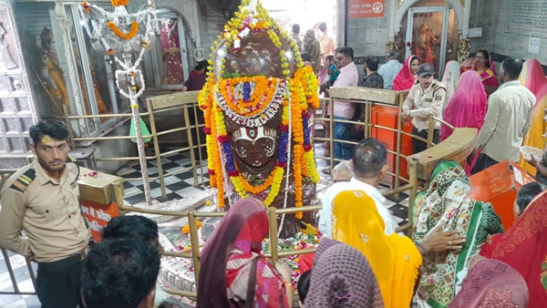 मंदसौर के पशुपतिनाथ मंदिर में ड्रेस कोड हुआ लागू, प्रवेश में दिखी सख्ती ...