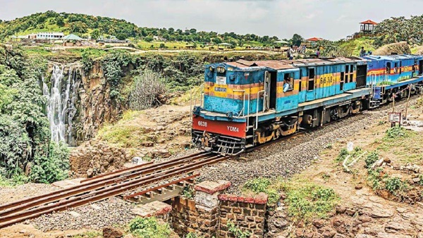 Patalpani Kalakund Heritage Train: हेरिटेज ट्रेन में सवार होने के लिए ...