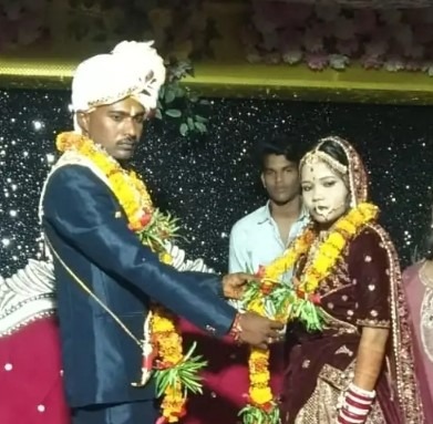 बिन मां बाप की बेटी नहीं जुटा पाई दहेज, वरमाला के बाद बारात लेकर लौट ...