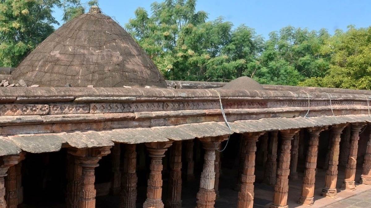 Dhar Bhojshala ASI Survey: भोजशाला में बंद कमरे में मां वाग्देवी की ...