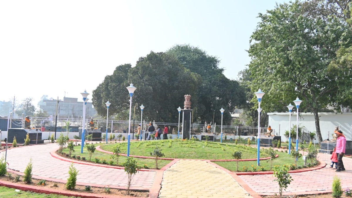 Balrampur News: छत्तीसगढ़ राज्य के पहले बलिदानी पार्क का लोकार्पण ...