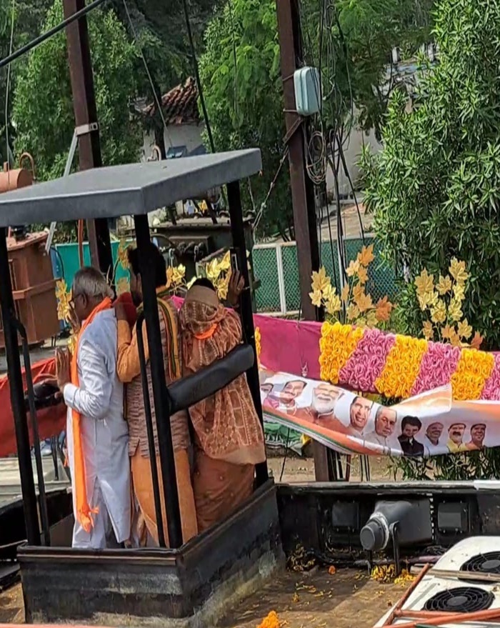 Damoh News : जन आशीर्वाद यात्रा का रथ स्वागत गेट से टकराया, कोई हताहत नहीं