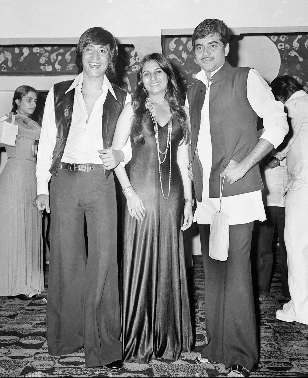 फिल्मों में आने से पहले सक्सेसफुल सिंगर थे फेमस एक्टर Danny Denzongpa ...