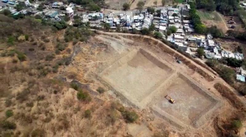 Indore News: देवगुराड़िया पहाड़ी पर बनाए तालाब, पानी रोकने के लिए ...