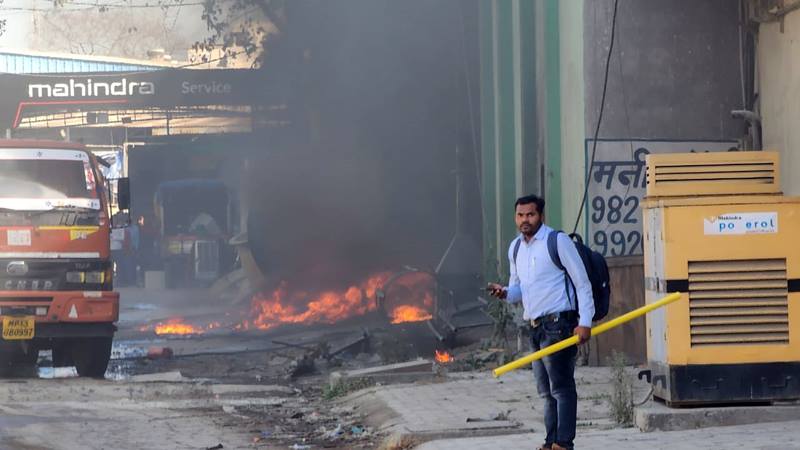 Fire In Indore Video: इंदौर में तीन फैक्ट्रियों में लगी भीषण आग, बुझाने ...