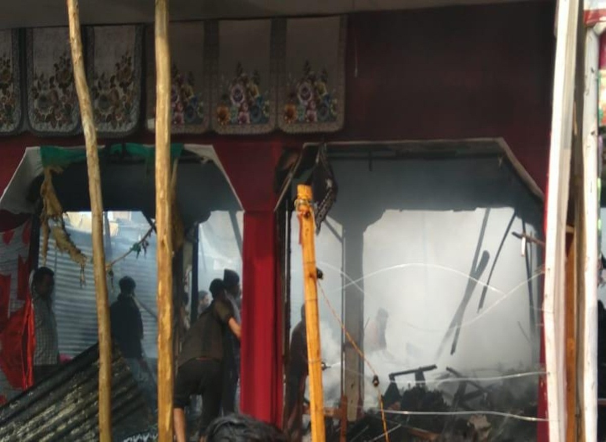 Fire in Gwalior Mela: ग्वालियर मेले में कपड़ों की दुकानों में लगी आग ...