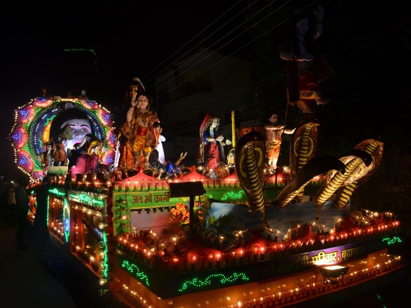 Ganesh Jhanki 2022: जाते-जाते मेघों को भी रुला गए बप्‍पा, बारिश के बीच ...