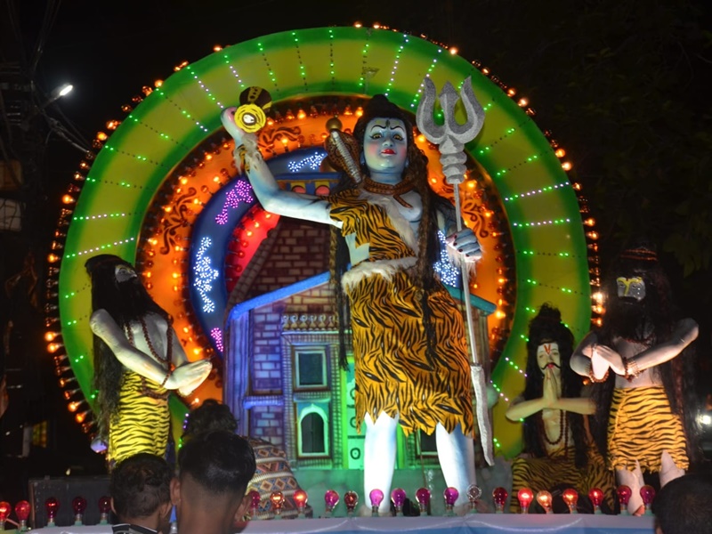 Ganesh Jhanki 2022: जाते-जाते मेघों को भी रुला गए बप्‍पा, बारिश के बीच ...