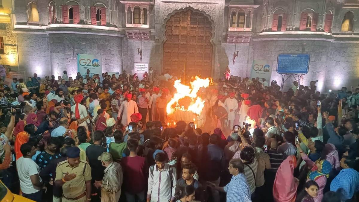 History In Indore: इंदौर शहर में 15 दिनों तक मनता था होली का उत्सव ...