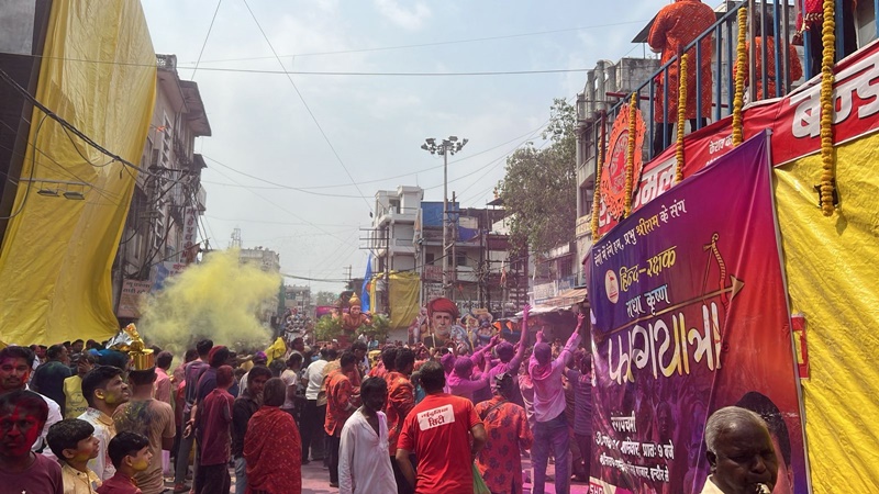 Live Indore Rangpanchami Ger 2024: रंगों में सराबोर हुआ इंदौर, गेर में ...