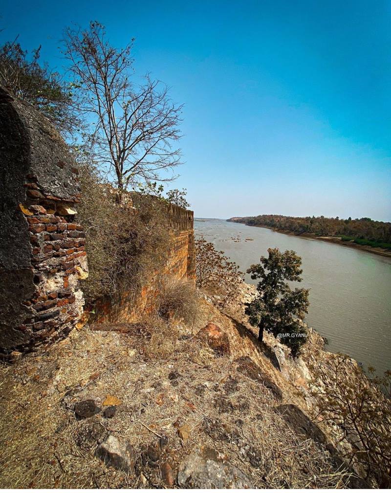 Tourist Place In Indore: रोमांच से भर देता है जोगा किला और उसका खूबसूरत सफर