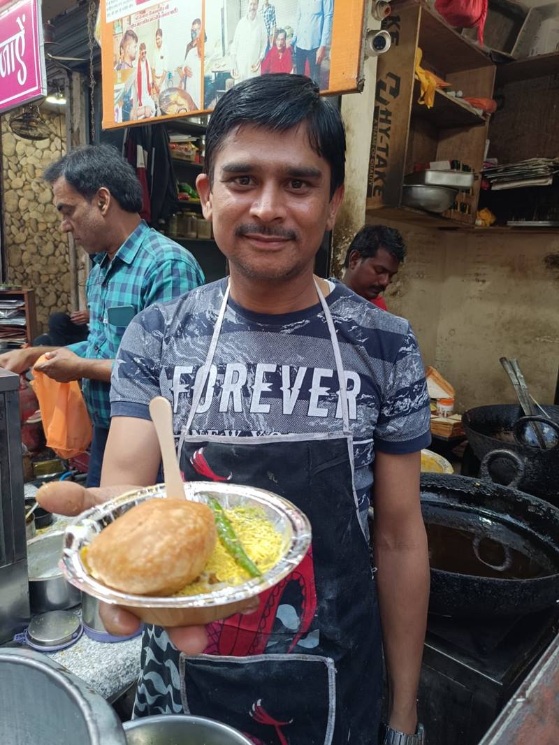 Taste Of Indore: 16 तरह के मसाले, गर्मागर्म कचौरी और दही-चटनी का मजा ...