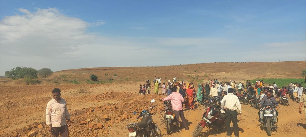 Khargone News: खरगोन जिले में तालाब की मिट्टी धंसने से दो महिलाओं की मौत
