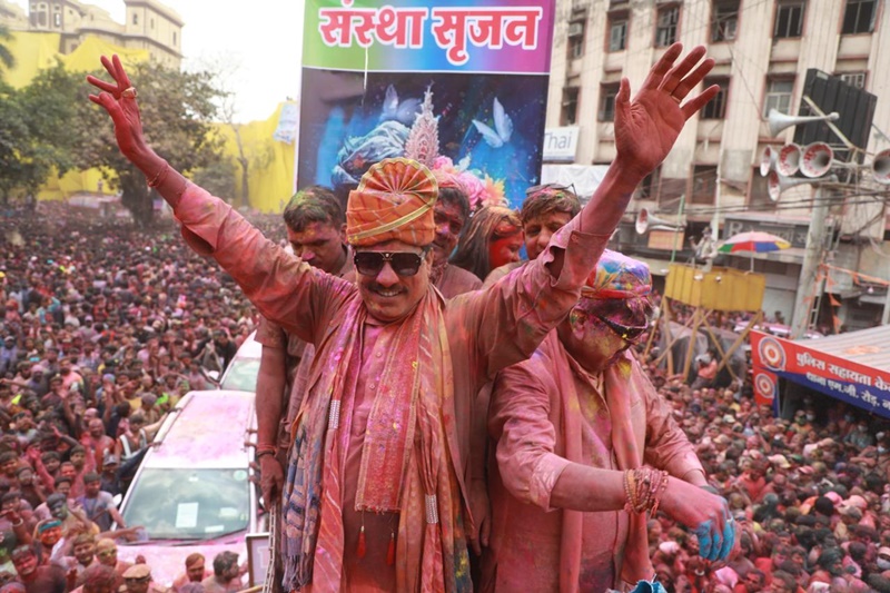 Live Indore Rangpanchami Ger 2024: रंगों में सराबोर हुआ इंदौर, गेर में ...