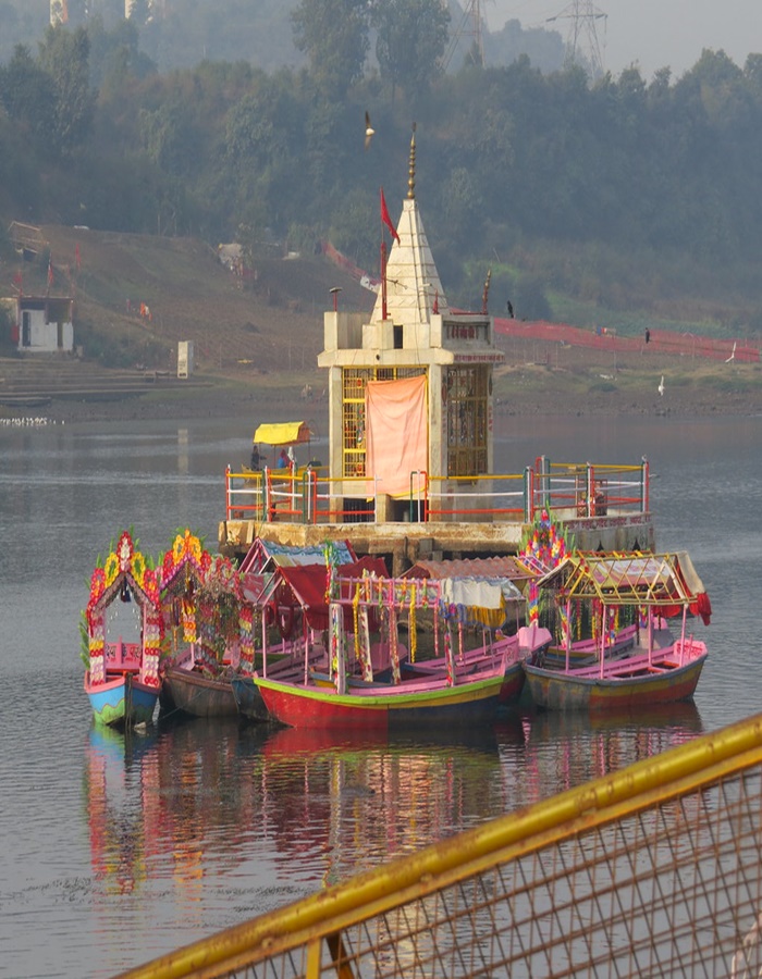 Jabalpur Tourism : बाबा केदारनाथ की तरह जबलपुर के इस मंदिर में भी नहीं ...