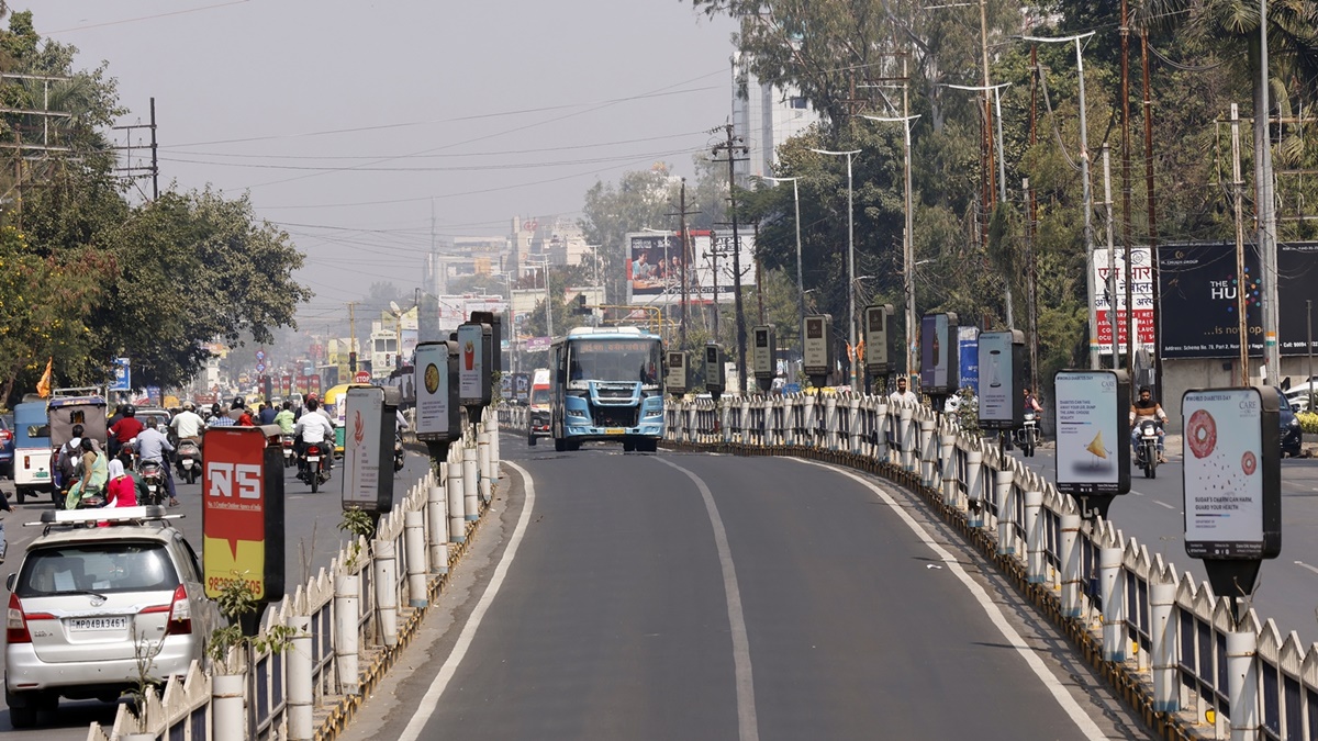 Indore Bus Stand: इंदौर में बिना सुविधाएं जुटाए बसों को बाहर करने की ...
