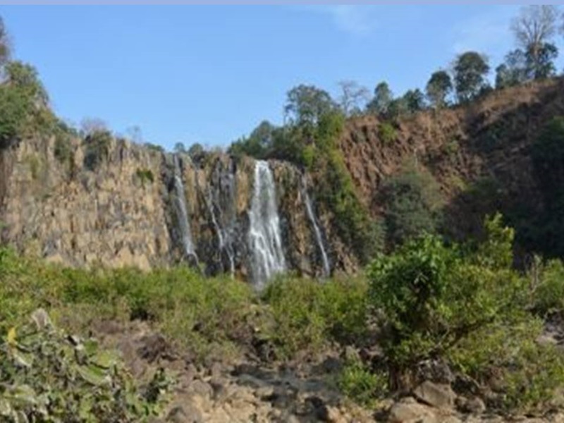 Ramdaha Waterfall: ऊंचाई से गिरता पानी करता है रोमांचित, यहीं चली गई 6 ...