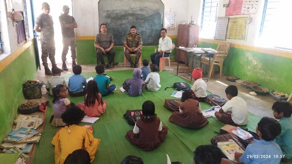 MP News: बालाघाट में नक्सल प्रभावित 60 गांवों के करीब 2400 बच्चों को ...