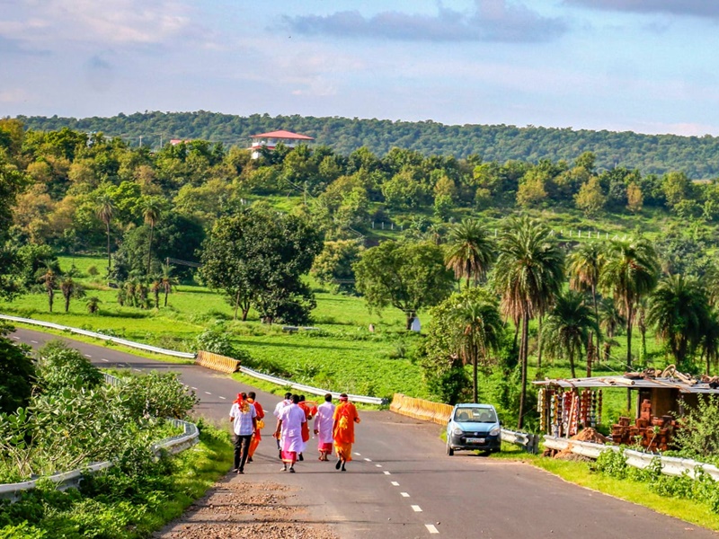 5 Best Places to Visit in Indore - इंदौर के पास लोटस वैली, चोरल, सीतला ...