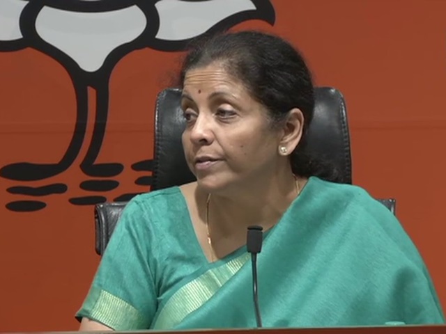 Nirmla Sitaraman: राफेल मामले में रक्षामंत्री ने राहुल गांधी पर साधा निशाना