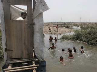 खुले में शौच करने में भारतीय अव्वल