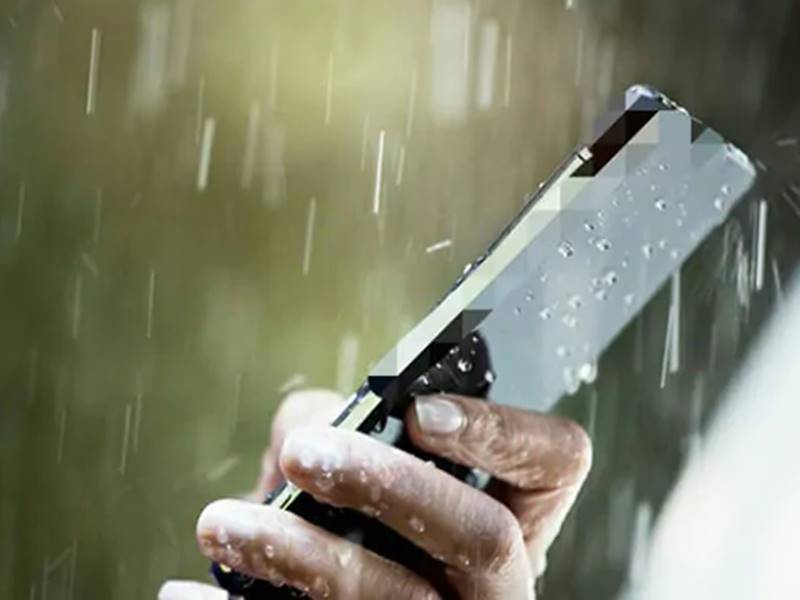 Tech Tips: अगर बारिश में भीग गया है आपका भी फोन तो ये Tips आएंगी काम ...