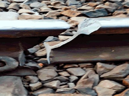 Train accident: ठंड में में टूट रही पटरियां, रात में बढ़ी गश्ती ...