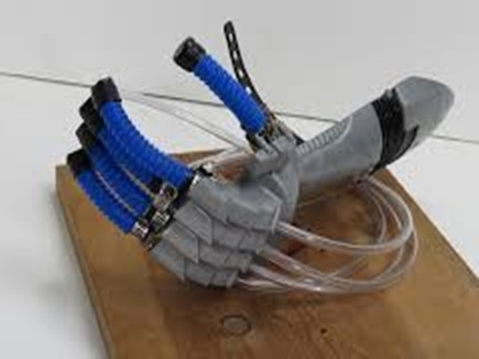 वैज्ञानिकों ने पांच अंगुलियों वाला रोबोटिक हैंड बनाया