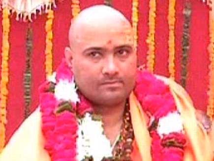 शराब कारोबारी से महामंडलेश्‍वर बने सच्चिदानंद को अखाड़ा परिषद ने किया ...