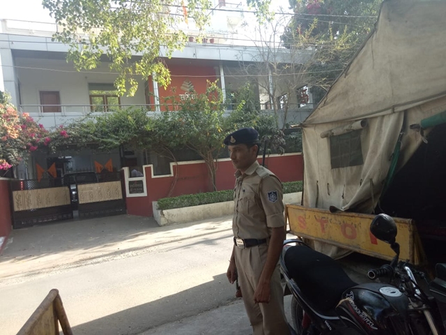 भोपाल में RSS मुख्‍यालय की सुरक्षा बहाल, पुलिस बल तैनात - Security of ...