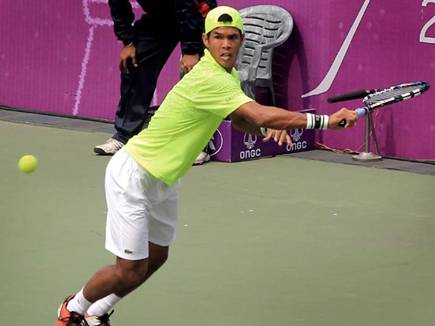 सोम ने रवि को टांगा रैकेट